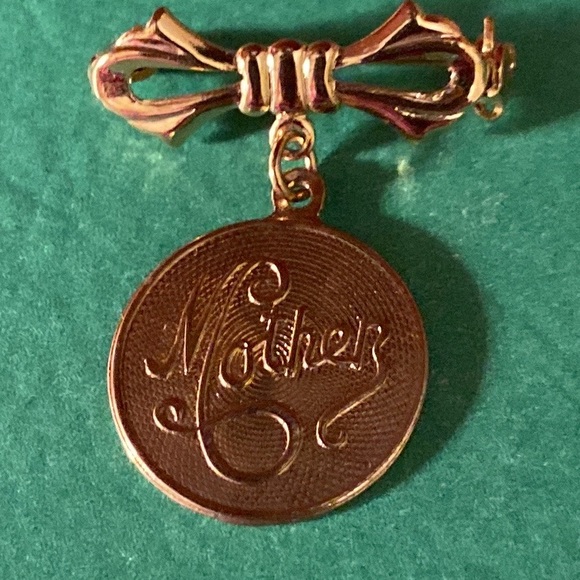 Jewelry | Vintage Mother Pin Brooch Gold Tone | Poshmark